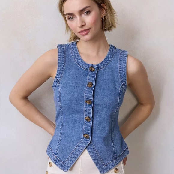 LC Lauren Conrad | Tops | Lc Lauren Conrad Denim Sleeveless Top Small ...